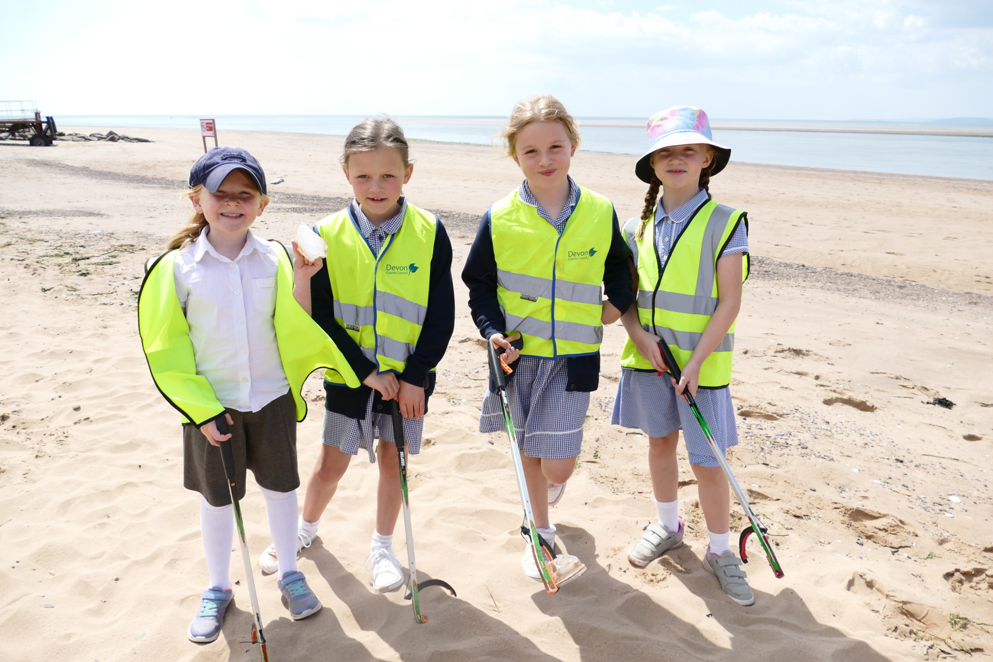 Waste Education at the Beach #WorldOceansDay - Zone